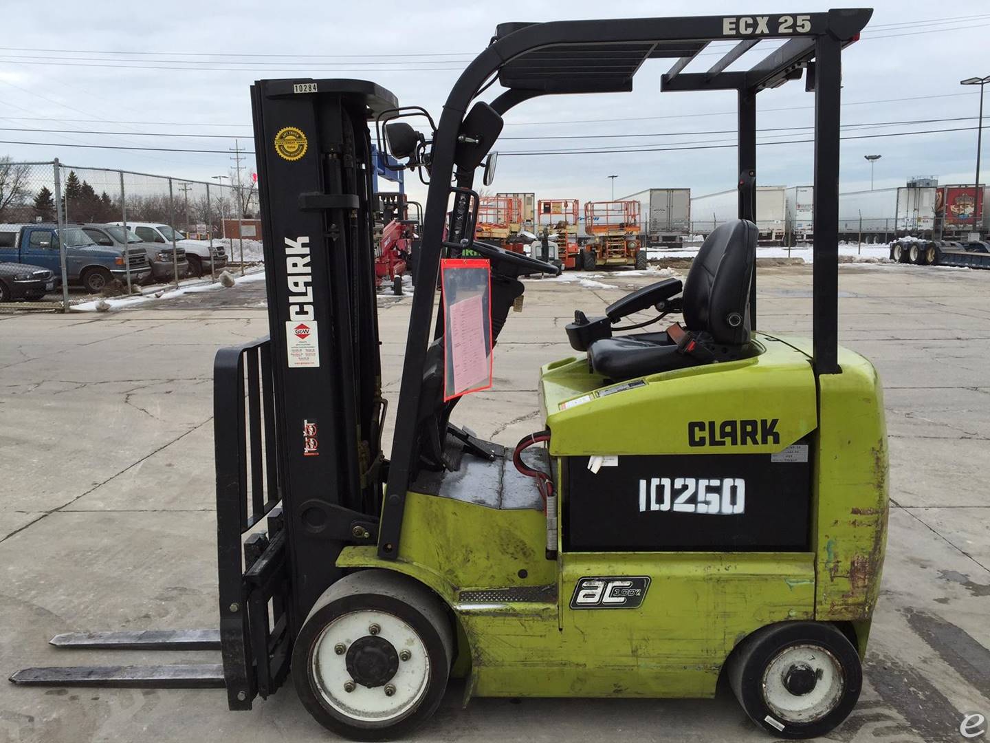 2011 Electric Clark ECX25 Electric 4 Wheel Sit Down