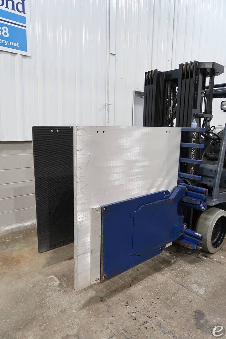 2017 Rightline LC35H-B5-3A Carton Clamps