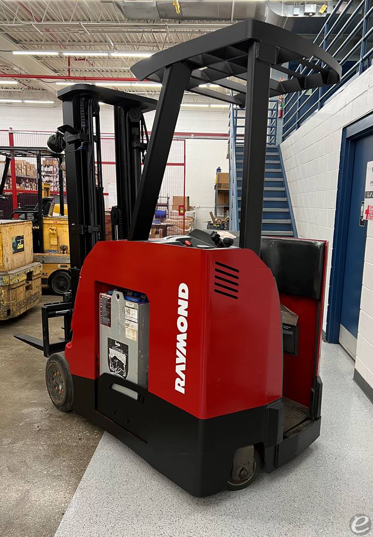 2013 Electric Raymond 425-C40TT Electric Stand Up End Control (Docker)