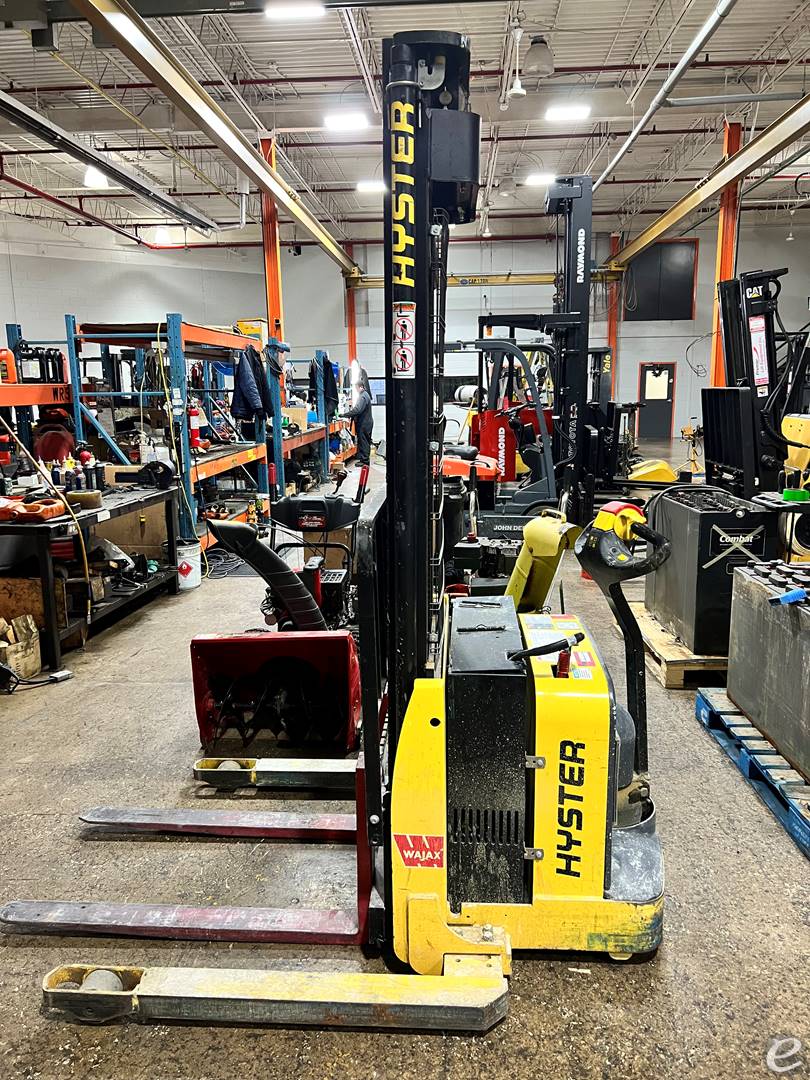 2007 Electric Hyster W25ZA Electric Walkie Straddle Stacker