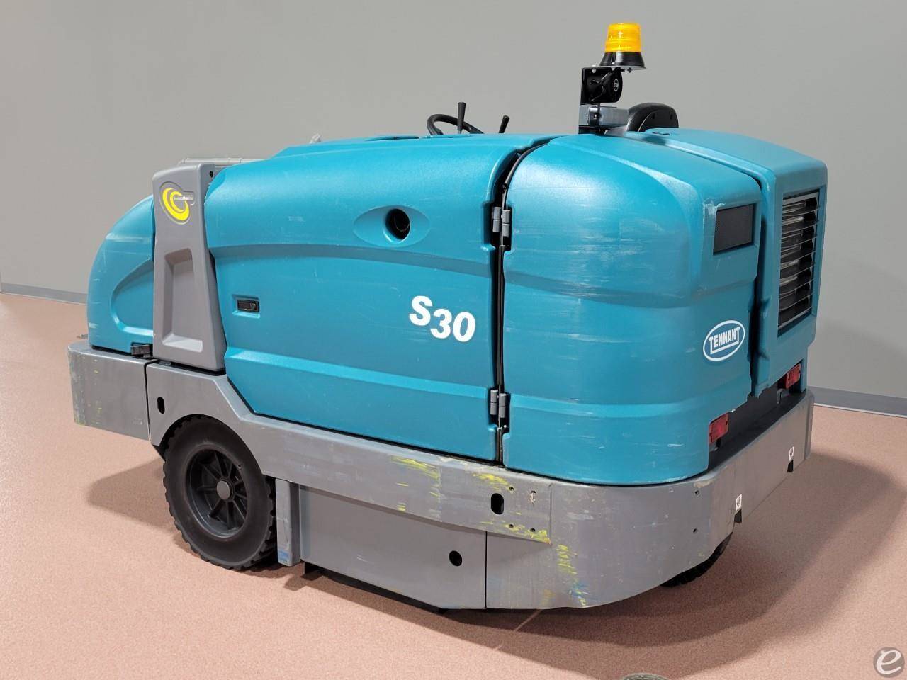 2015 LP Gas Tennant S30 Rider Sweepers