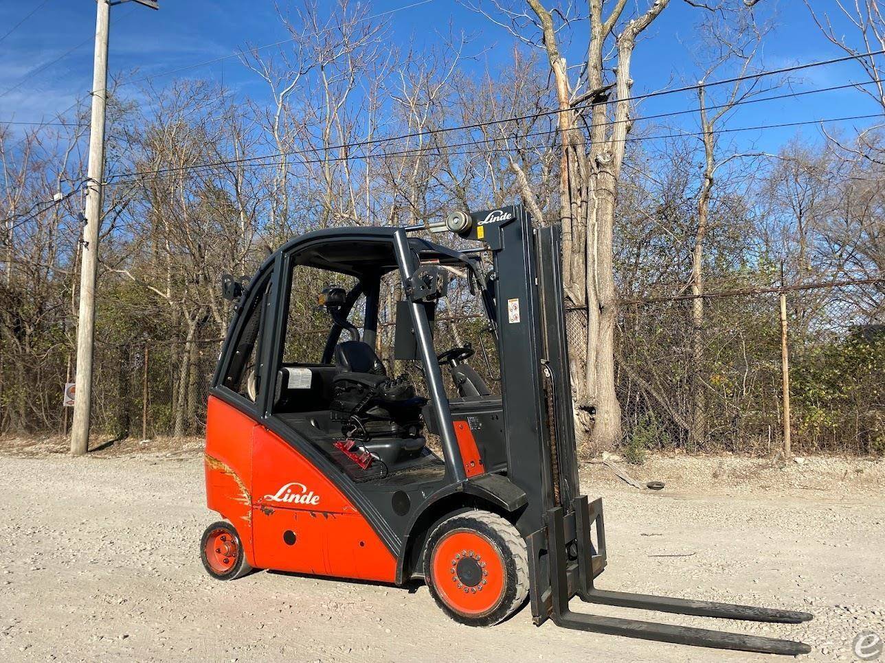 LP Gas Linde H25CT Cushion Tire 4 Wheel Sit Down (Indoor Warehouse)