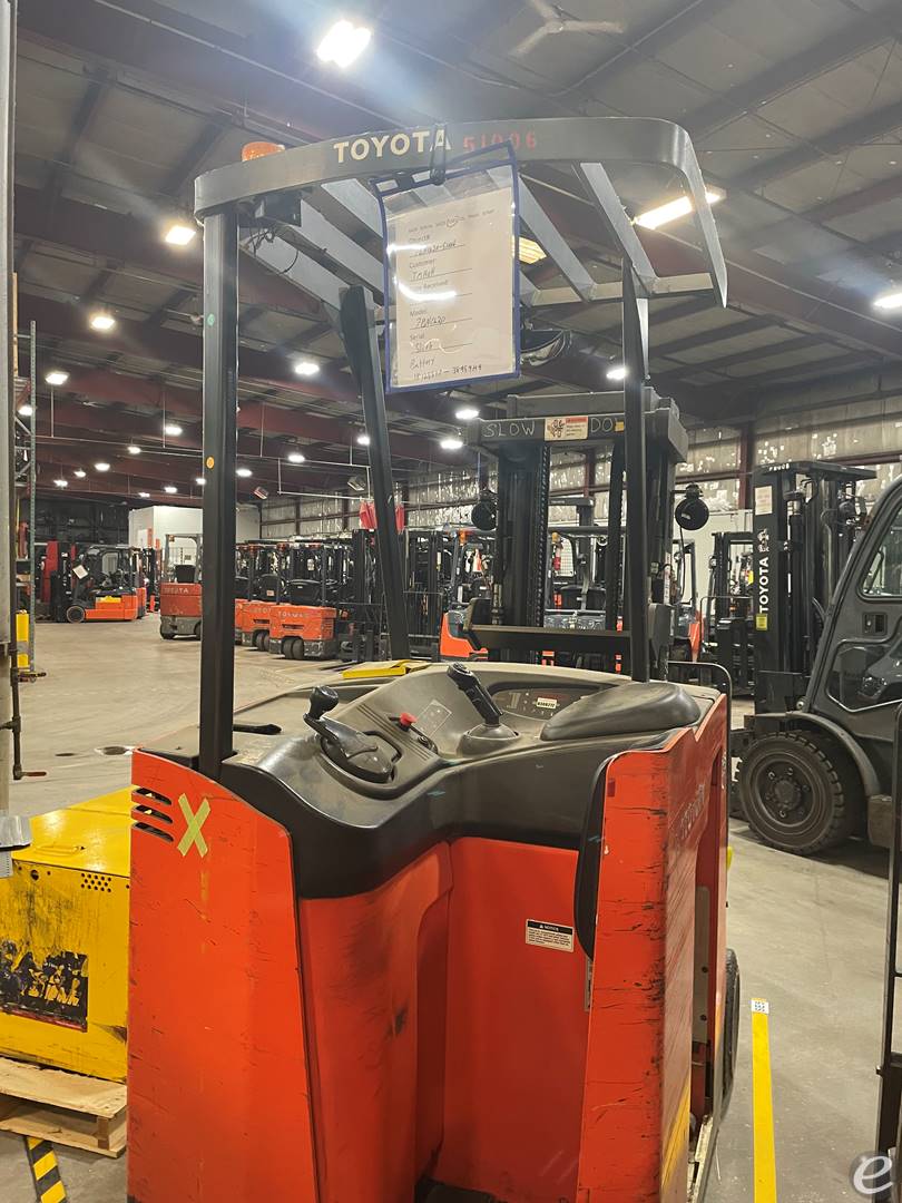 2011 Electric Toyota Electric Stand Up End Control (Docker) | Eliftruck