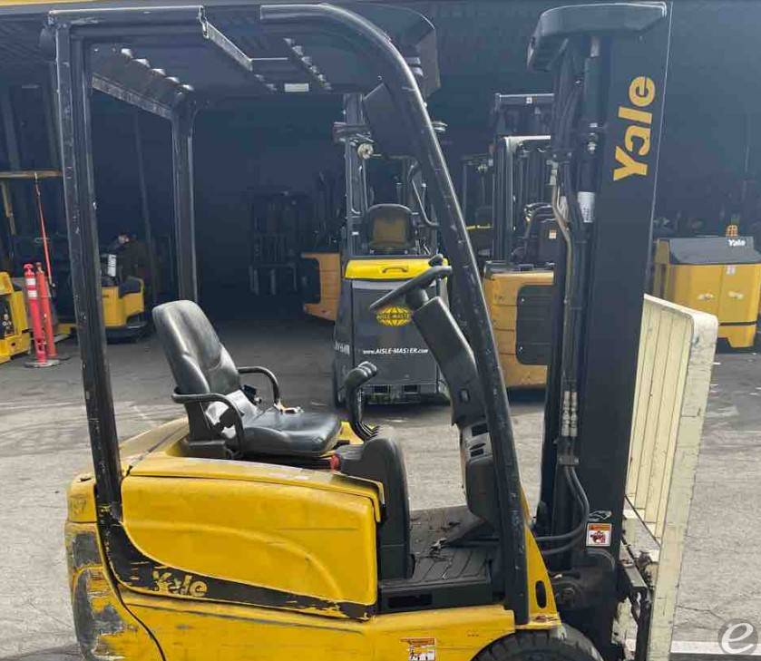 2016 Electric Yale ERP030VT Electric Pneumatic Tire 3 & 4 Wheel Sit Down