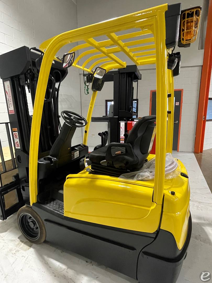 2010 Electric Hyster J40XNT Electric 3 Wheel Sit Down