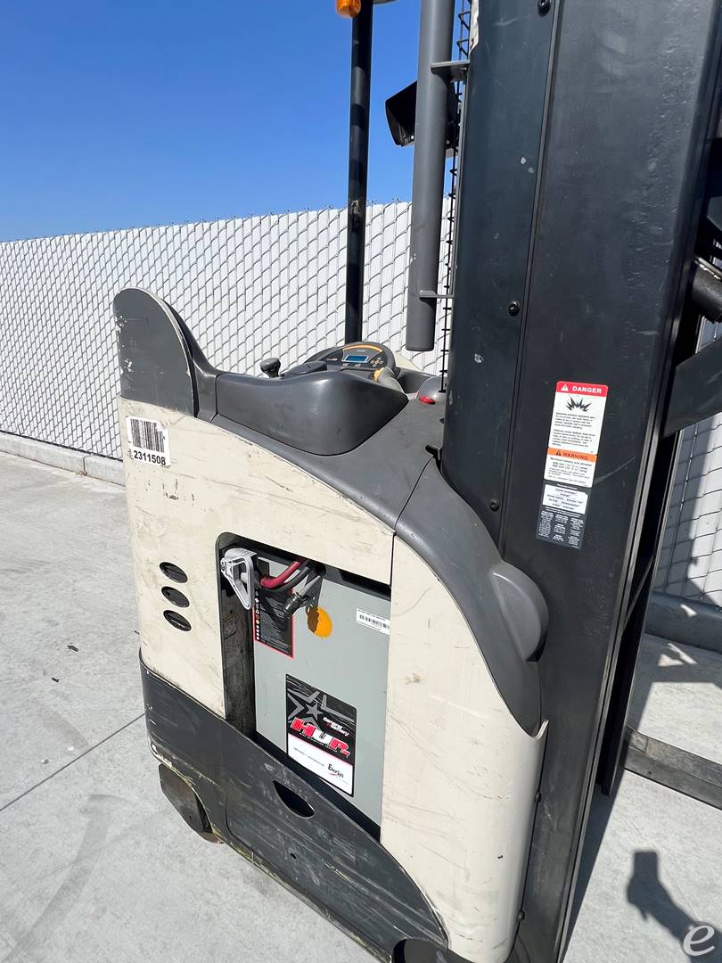 2015 Electric Crown RD5725-32 Electric Narrow Aisle Double Reach