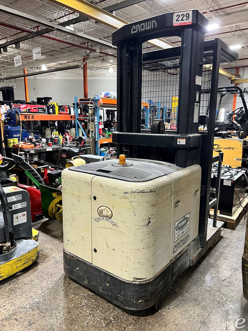 2002 Electric Crown Order Pickers SP3010-30 - 123Forklift