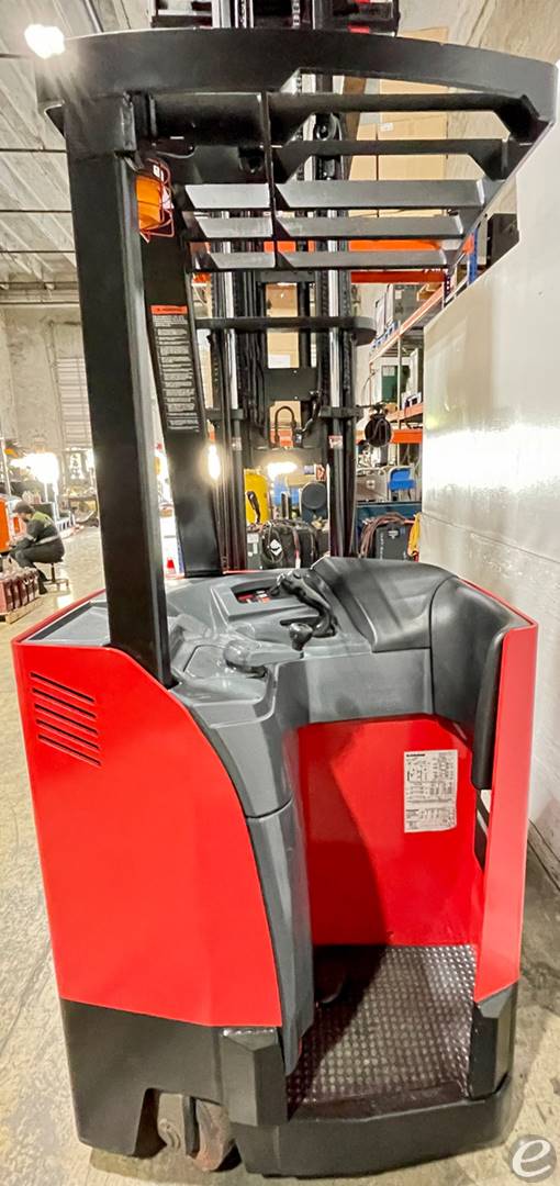 2016 Electric Raymond 425-C30TT Electric Stand Up End Control (Docker)