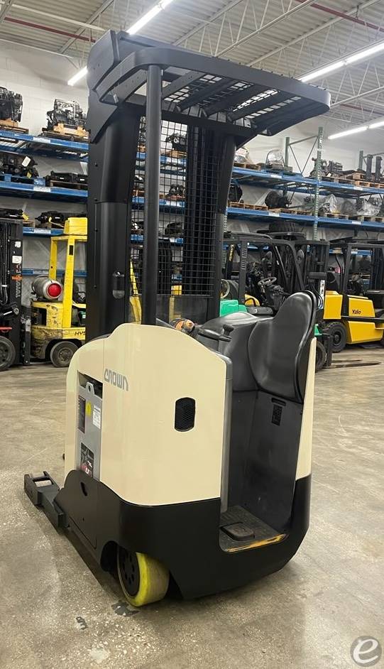 2013 Electric Crown RR5715-35 Electric Narrow Aisle Single Reach