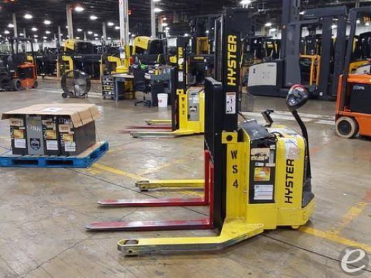 2017 Electric Hyster W30ZA2 Electric Walkie Straddle Stacker