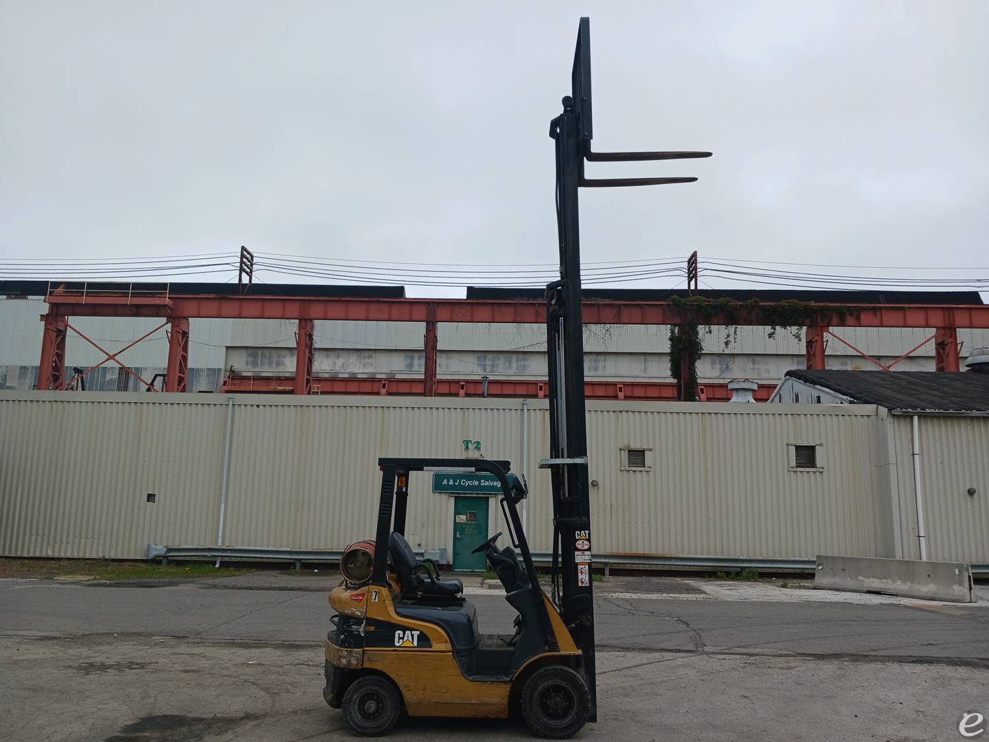 LP Gas Cat P3000 Pneumatic Tire 4 Wheel Sit Down