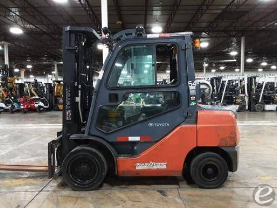 2018 LP Gas Toyota 8FGU30 Pneumatic Tire 4 Wheel Sit Down