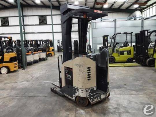 2004 Electric Crown RR5220-35 Electric Narrow Aisle Single Reach