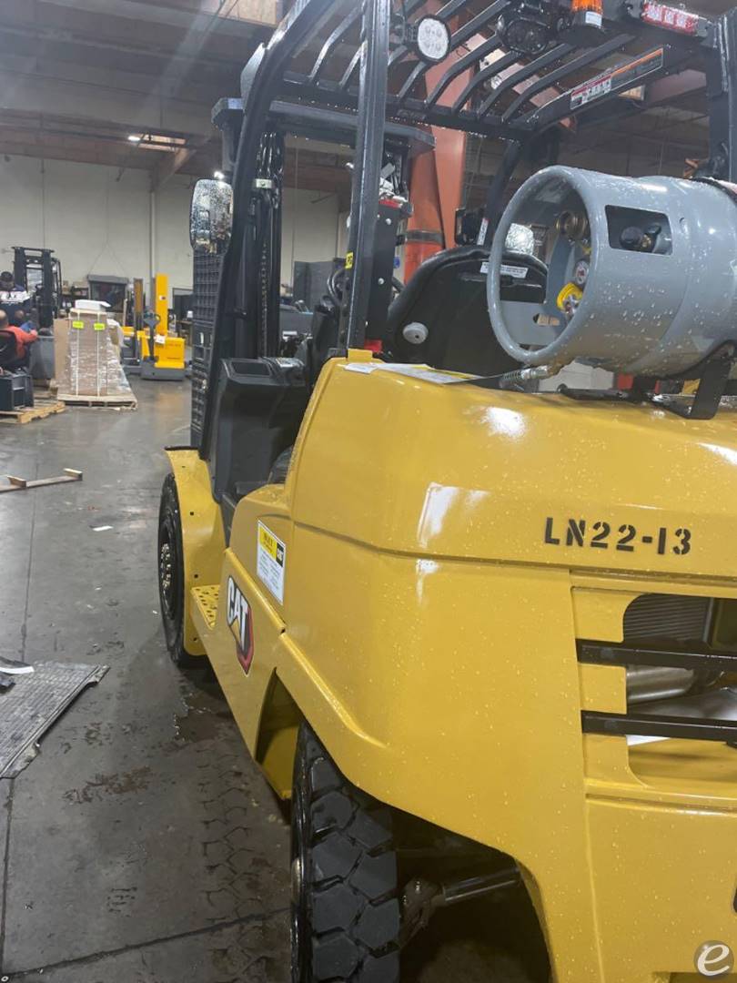 2022 LP Gas Cat GP40N Pneumatic Tire 4 Wheel Sit Down