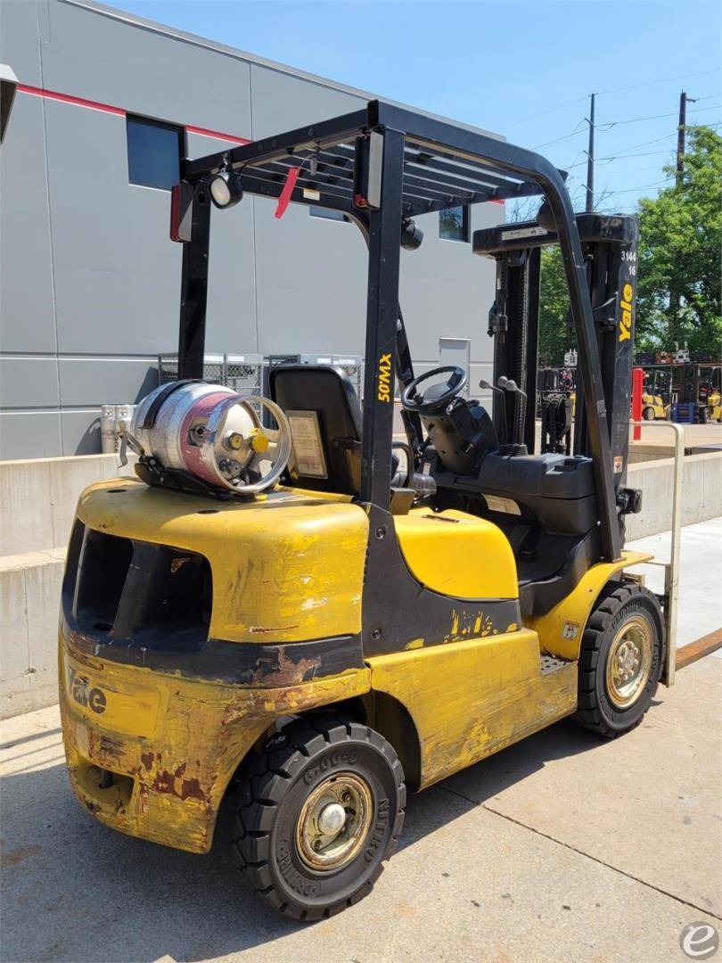 2018 LP Gas Yale GLP050MX Pneumatic Tire 4 Wheel Sit Down