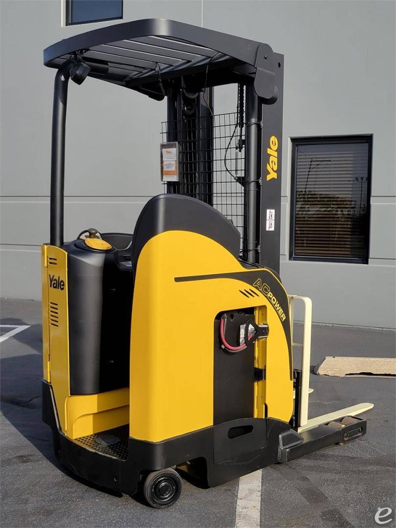 2018 Electric Yale NR045EB Electric Narrow Aisle Single Reach