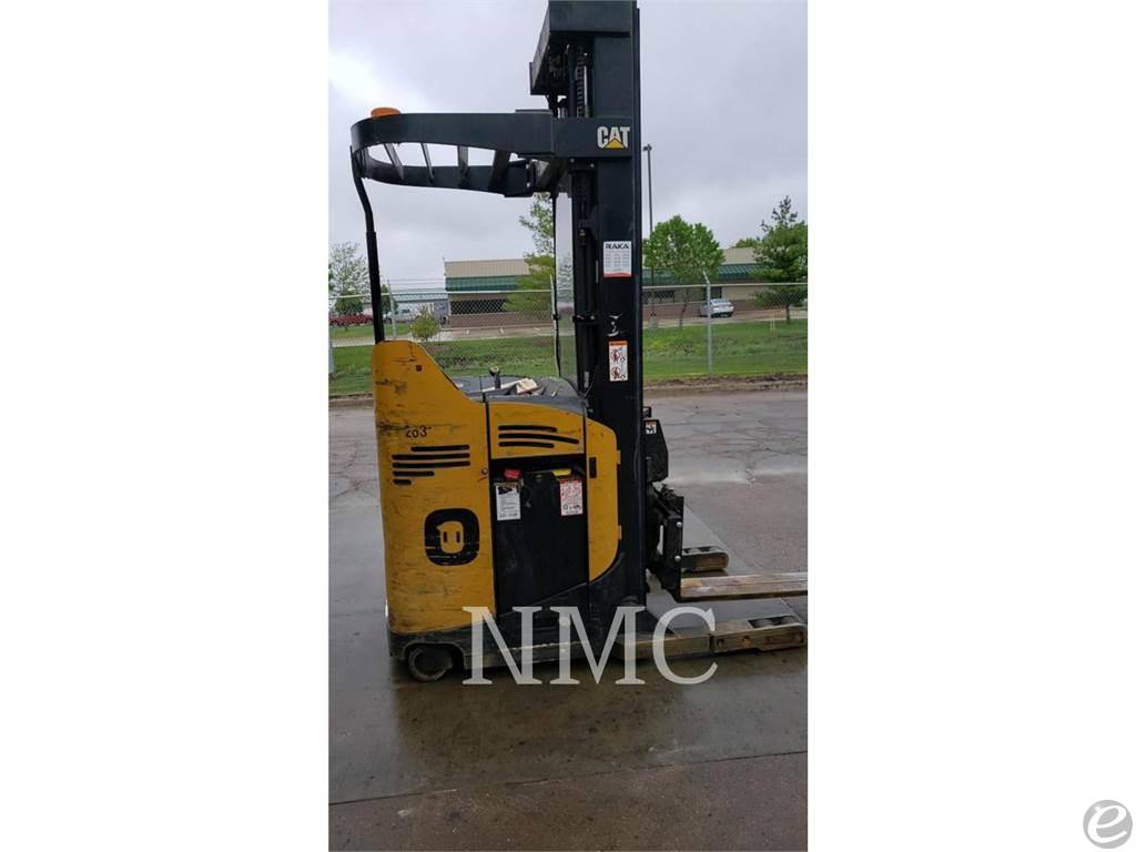 Cat NR3000_MC Electric Narrow Aisle Single Reach