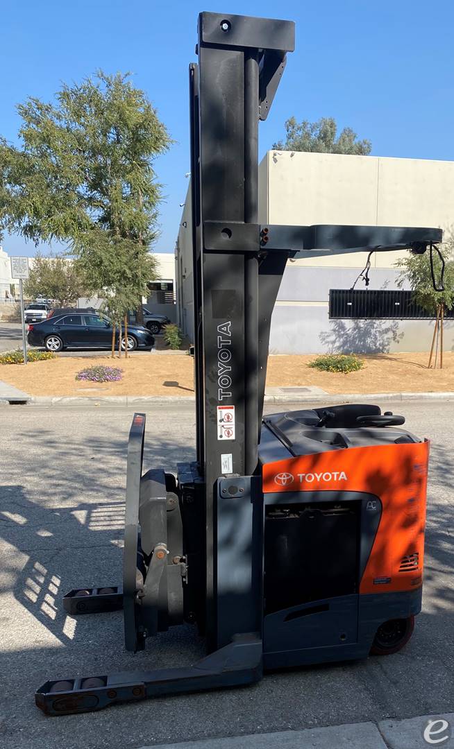 2016 LP Gas Toyota Electric Narrow Aisle Double Reach | Eliftruck