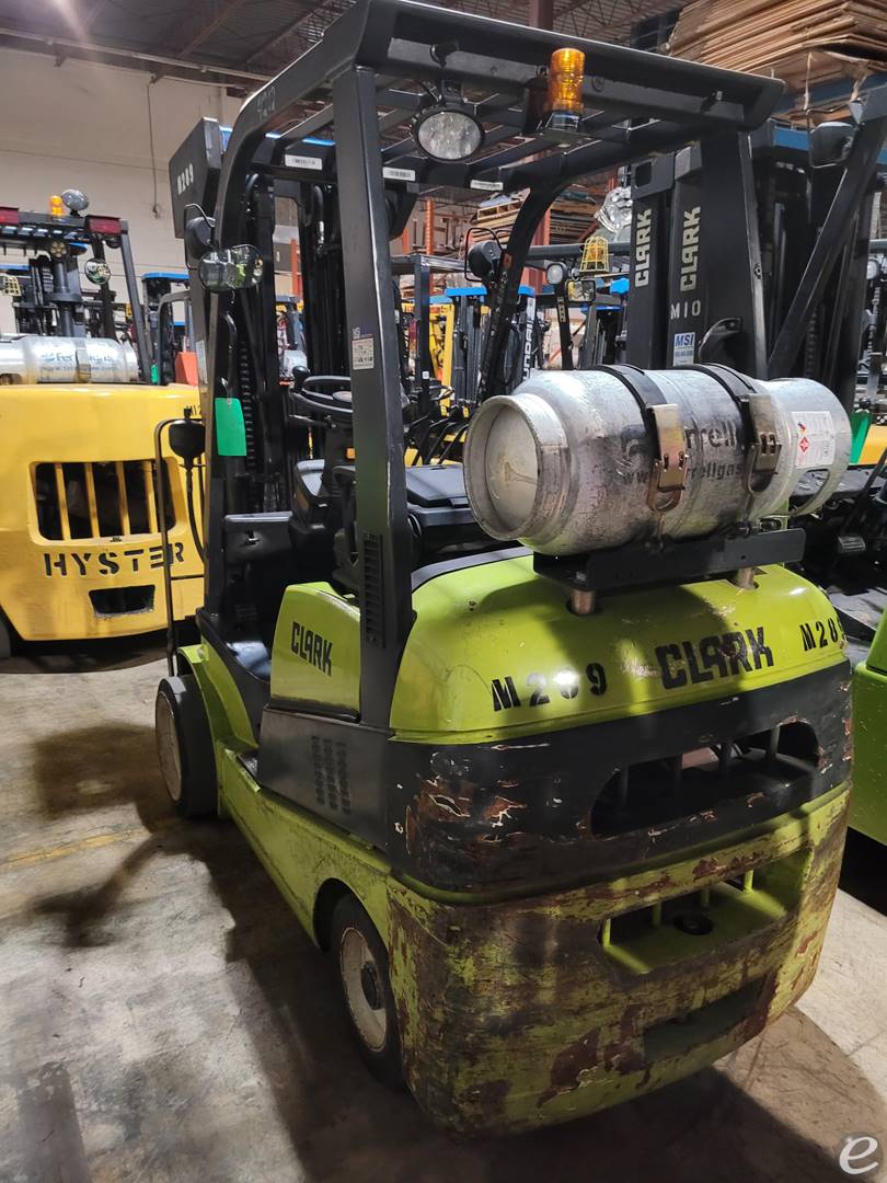 2015 LP Gas Clark C25CL