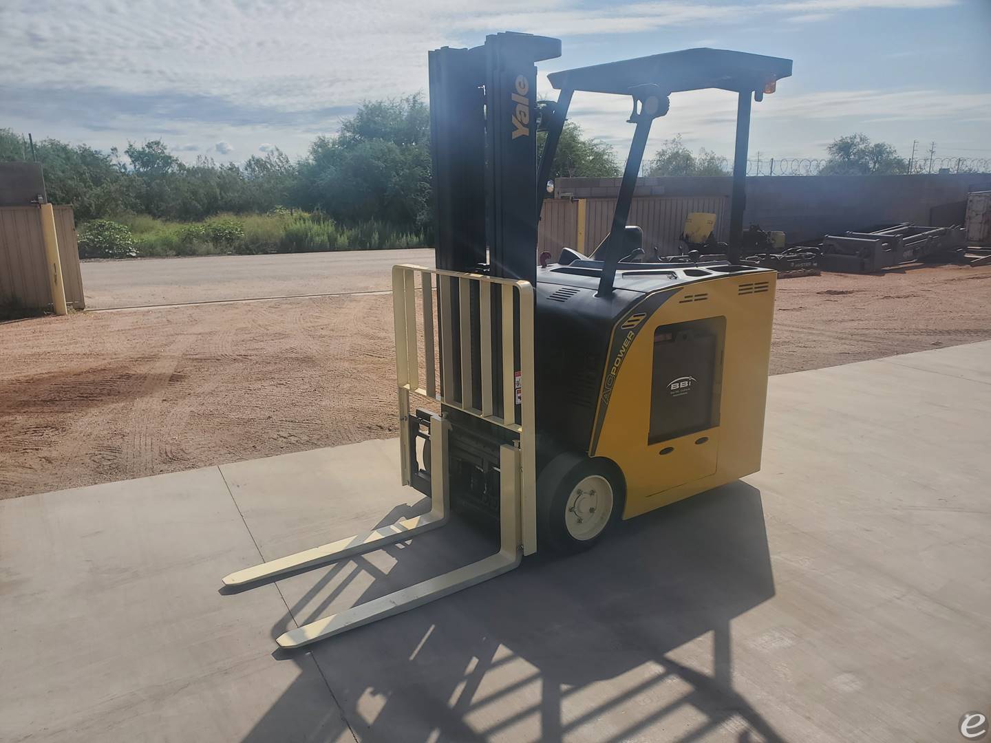 2017 Electric Yale Electric Stand Up End Control (Docker) | Eliftruck