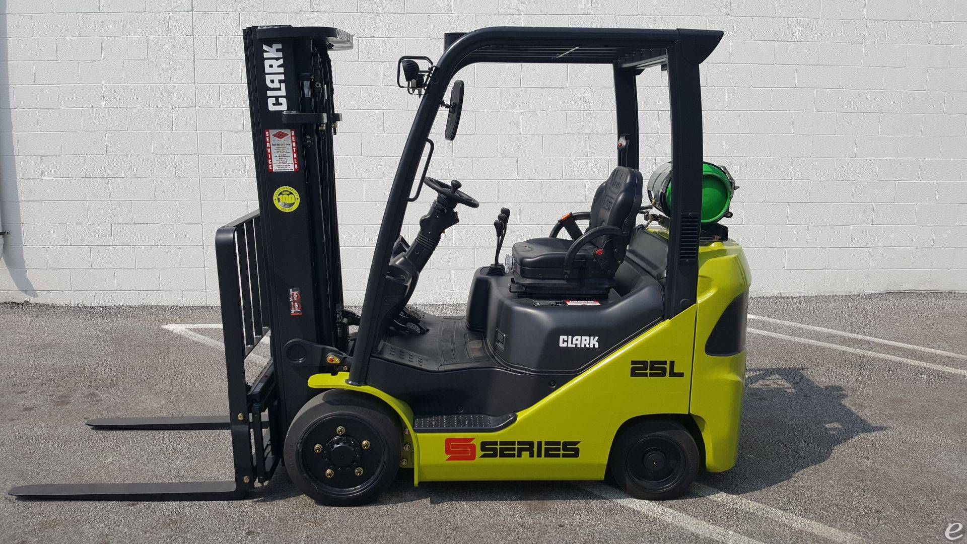 2018 LP Gas Clark Sit Down Rider S25C - 123Forklift