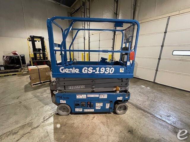 2013 Electric Genie Scissor Lifts GS-1930 - 123Forklift