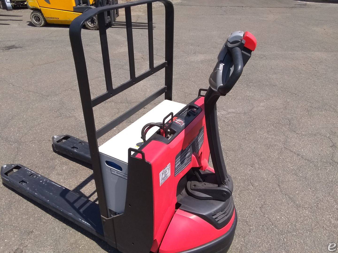 2017 Electric Raymond 8210 Electric Walkie Pallet Jack