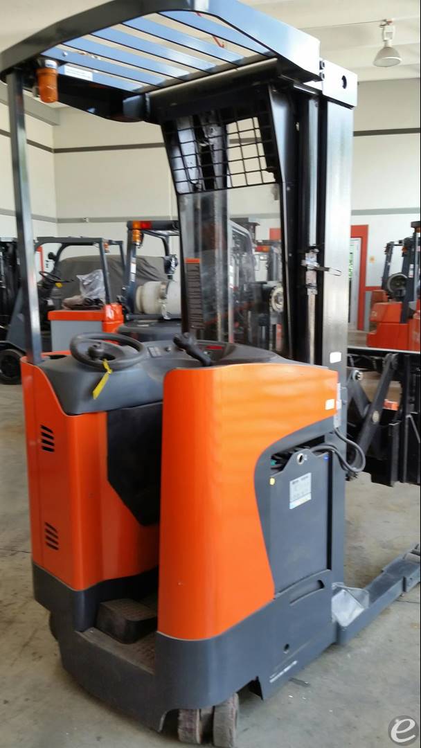 2012 Electric Toyota Electric Narrow Aisle Double Reach | Eliftruck