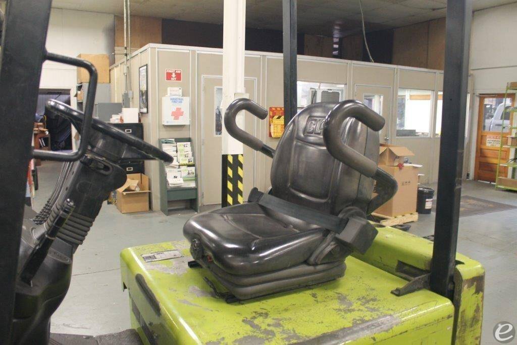 2011 Electric Clark TMX25 Electric 3 Wheel Sit Down