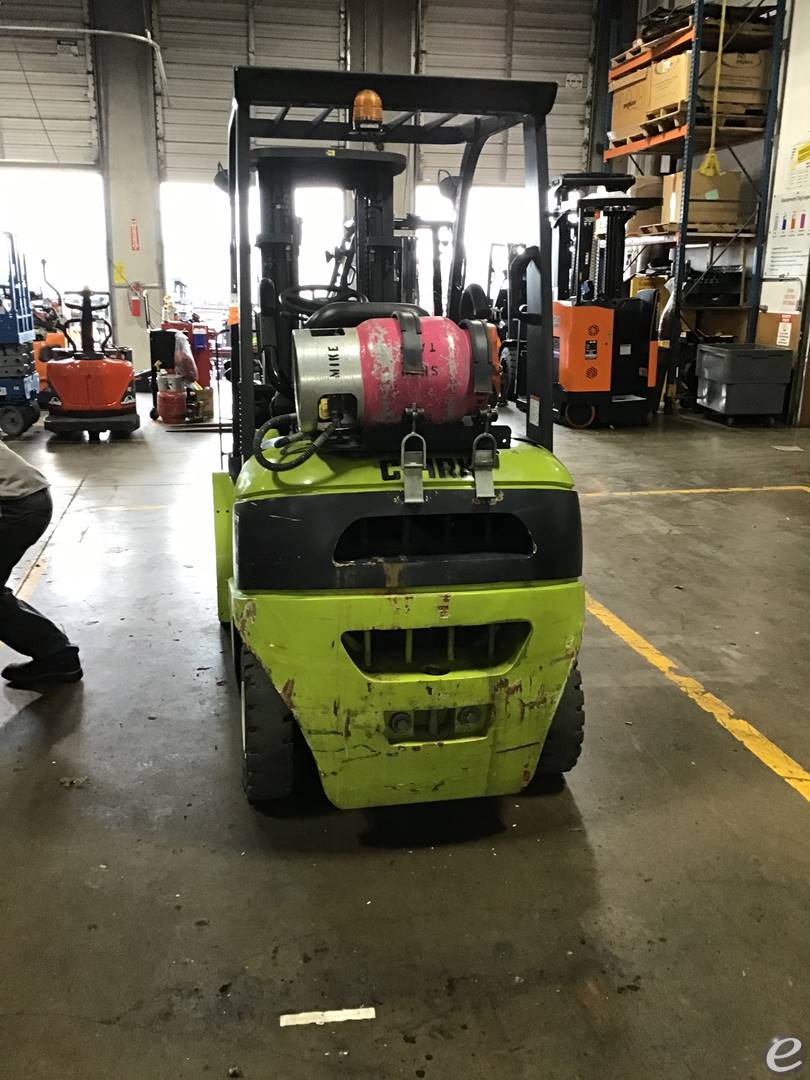 2014 LP Gas Clark C25L Pneumatic Tire 4 Wheel Sit Down