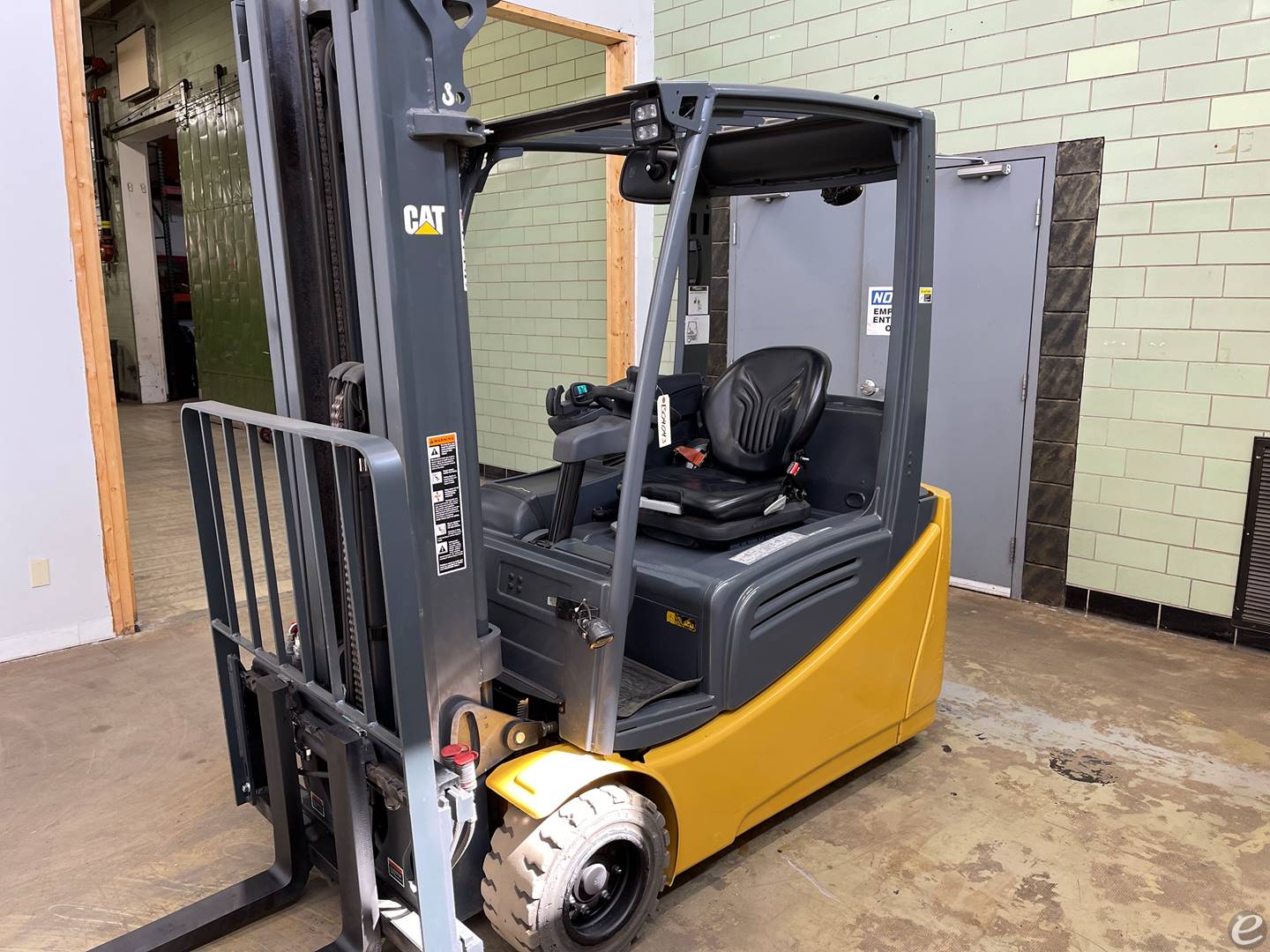 2018 Electric Cat 2ET4000 Electric 3 Wheel Sit Down