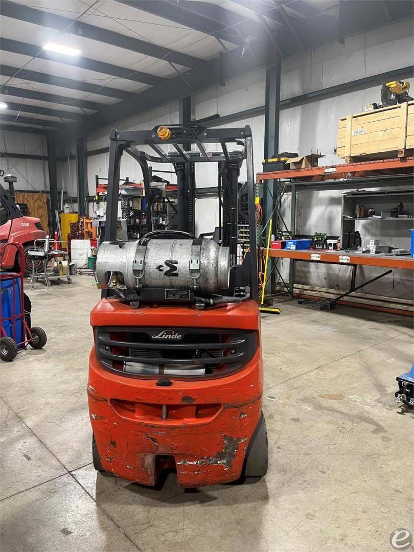 2017 LP Gas Linde HT25CT Cushion Tire 4 Wheel Sit Down (Indoor Warehouse)