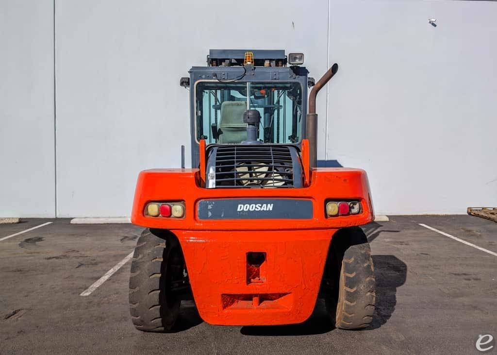 2009 Diesel Doosan D110S-5 Pneumatic Tire 4 Wheel Sit Down