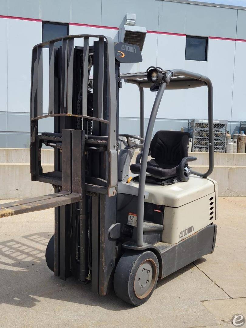 2005 Electric Crown SC4020-35 Electric 3 Wheel Sit Down