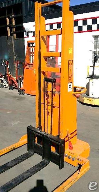 Electric Rol-Lift Electric Walkie Straddle Stacker | Eliftruck