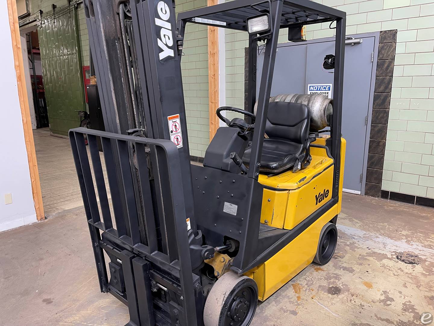 2000 LP Gas Yale GLC030 Cushion Tire 4 Wheel Sit Down (Indoor Warehouse)