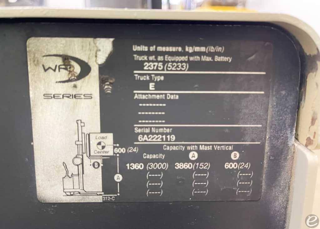2005 Electric Crown 30WRTT Electric Walkie Straddle Stacker Reach