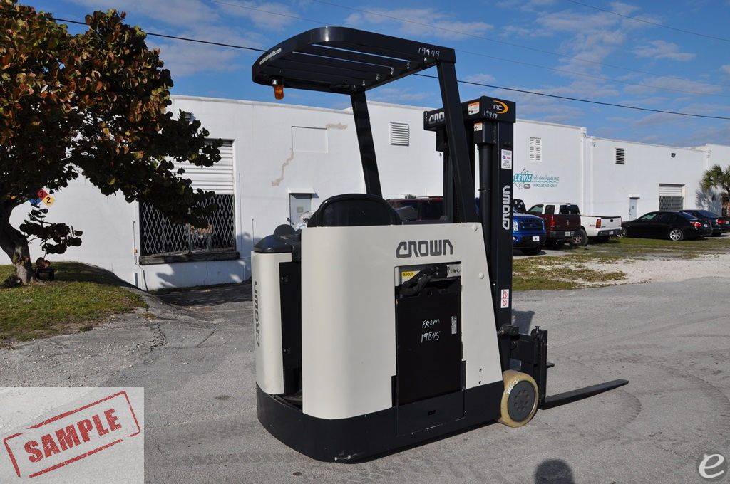 Electric Crown Electric Stand Up End Control (Docker) | Eliftruck