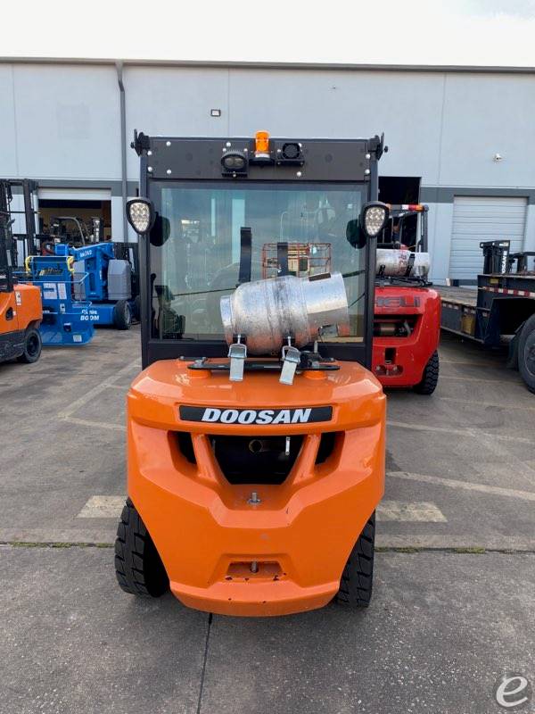 2021 LP Gas Doosan Pneumatic Tire 4 Wheel Sit Down | Eliftruck