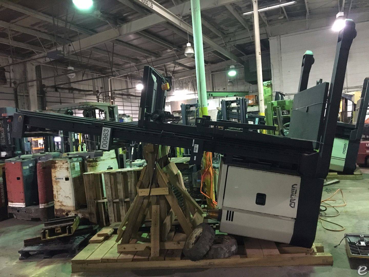 Electric Crown SP3000 Electric Order Picker