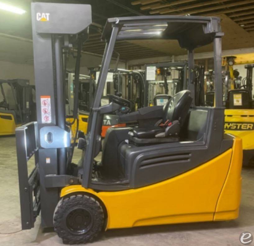 2017 Electric Cat Electric Pneumatic Tire 3 & 4 Wheel Sit Down | Eliftruck