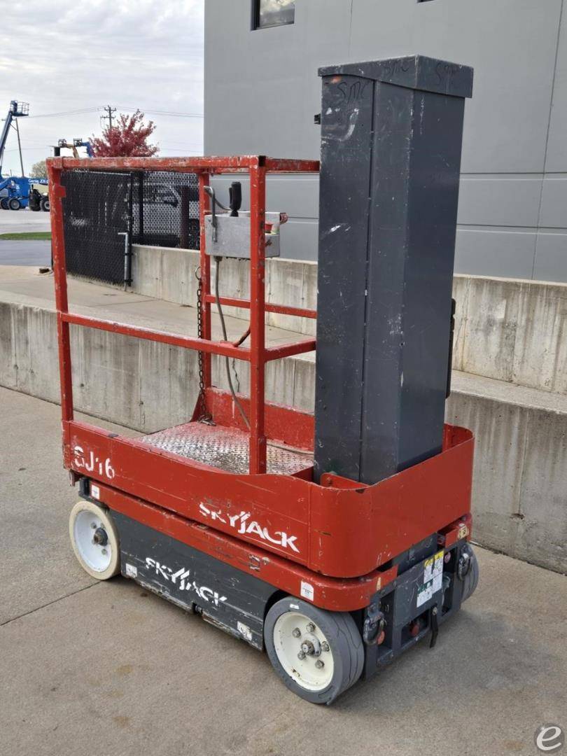 2015 Electric Skyjack Scissor Lifts SJ16 - 123Forklift