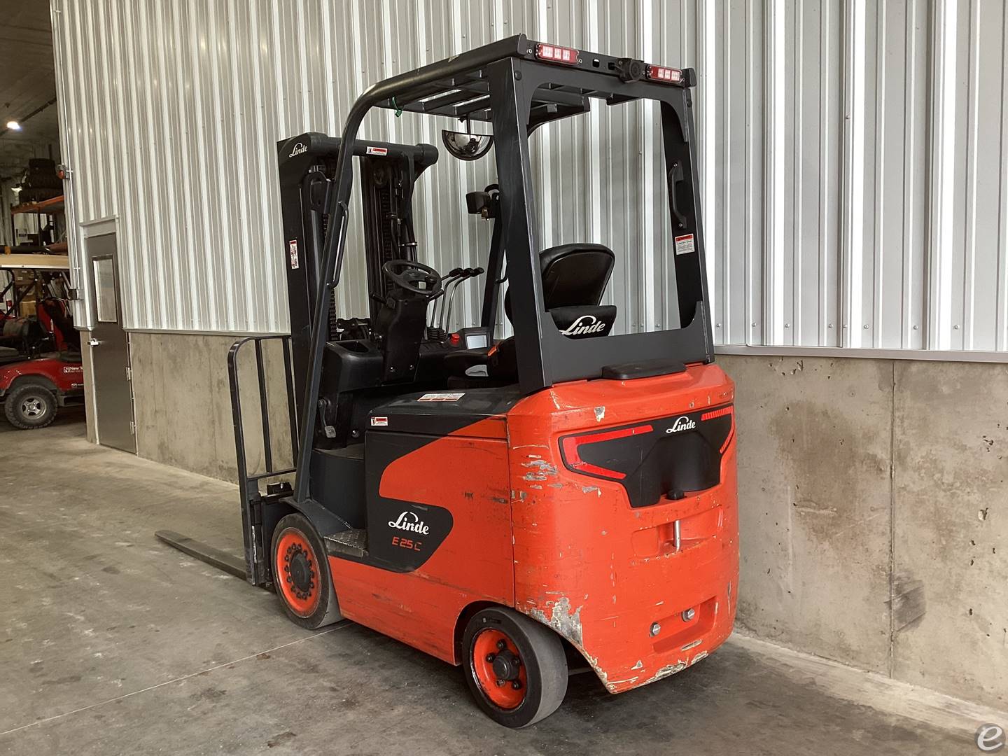 2018 Electric Linde E25C Electric 4 Wheel Sit Down