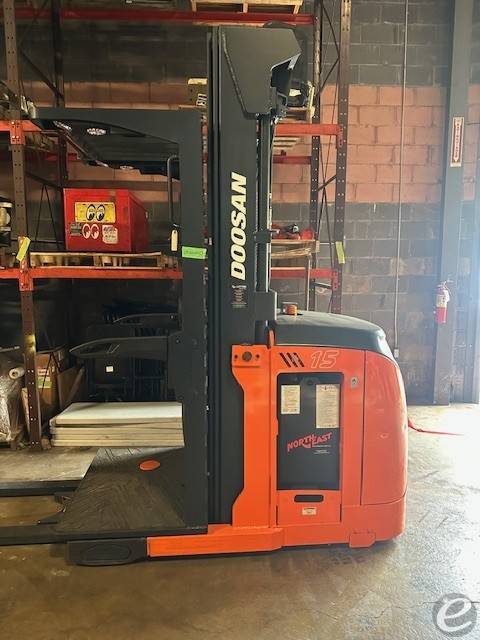 2020 Electric Doosan Electric Order Picker | Eliftruck