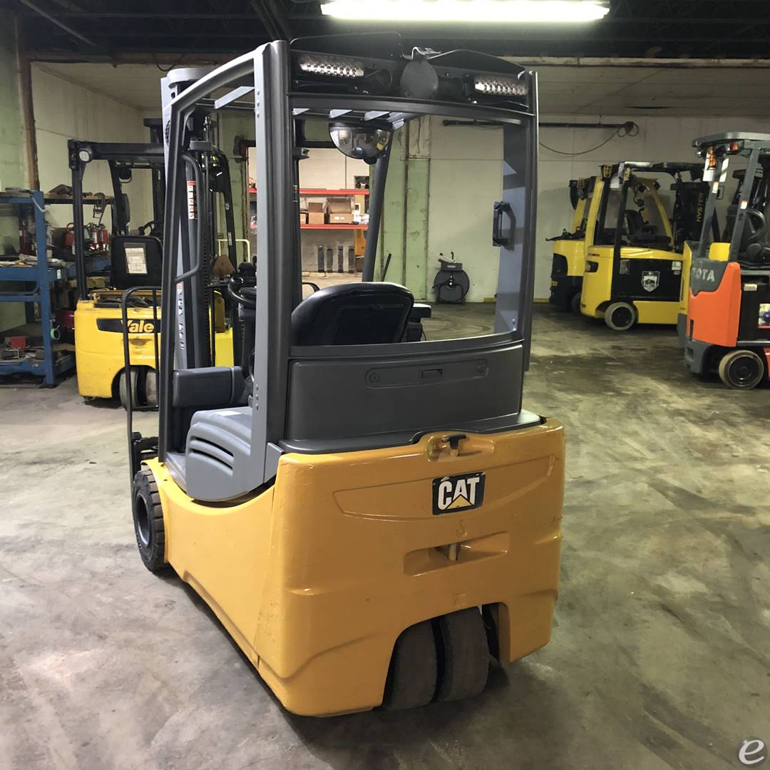 2015 Electric Cat 2ET4000 Electric 3 Wheel Sit Down