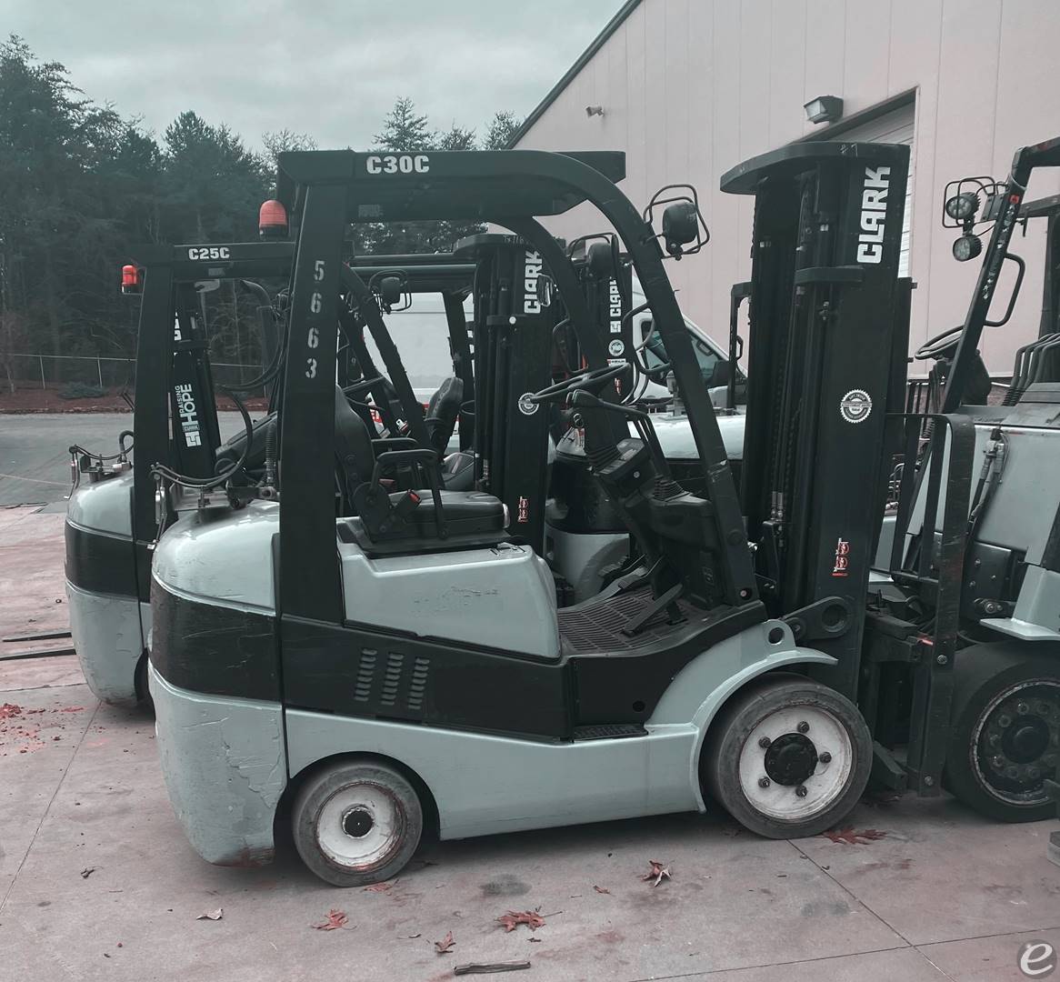 2017 LP Gas Clark C30CL Cushion Tire 4 Wheel Sit Down (Indoor Warehouse)