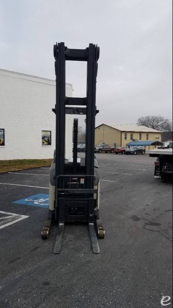 2006 Electric Crown Electric Narrow Aisle Single Reach | Eliftruck