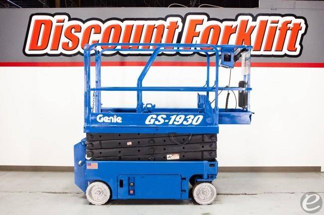2014 Electric Genie Scissor Lifts GS-1930 - 123Forklift