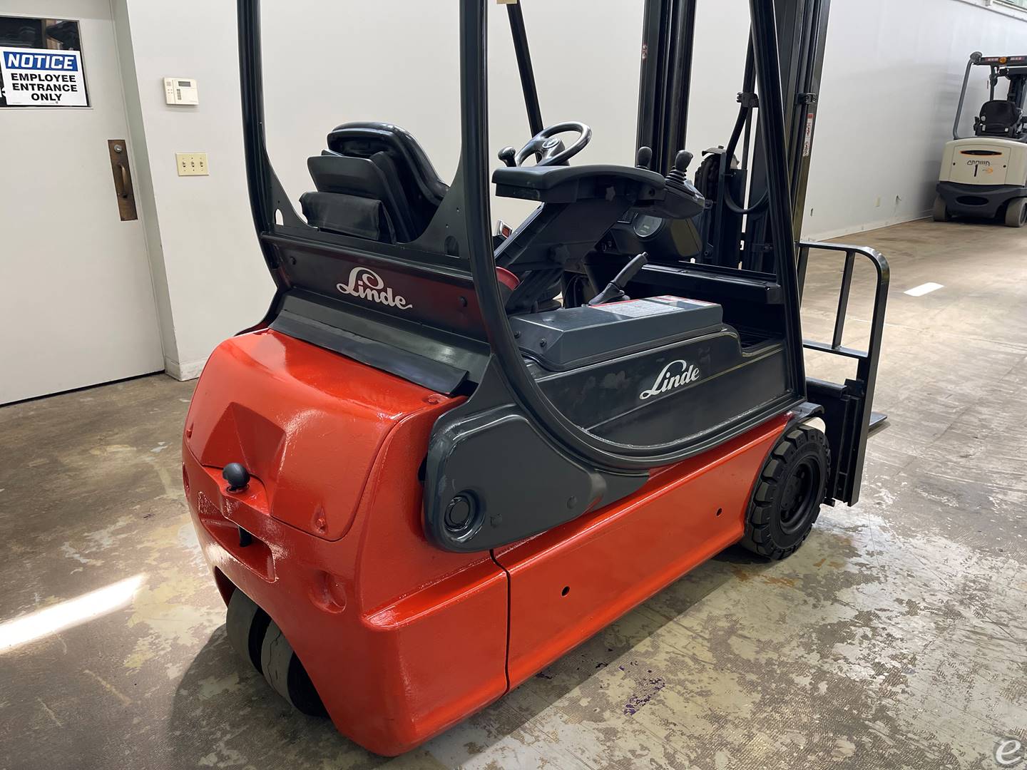 2003 Electric Linde E18C-02 Electric 3 Wheel Sit Down