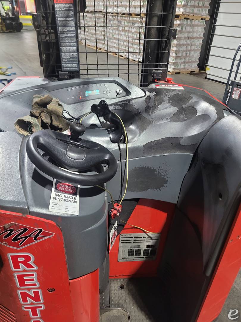 2010 Electric Raymond Reach Trucks 7400-DR32TT - 123Forklift